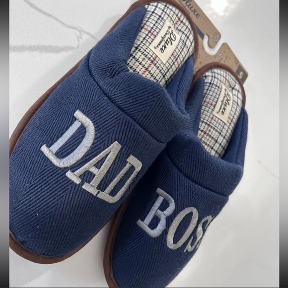 deluxe. | Shoes | Nwt Dad Boss Cushioned Slide Slippers Fathers Day ...